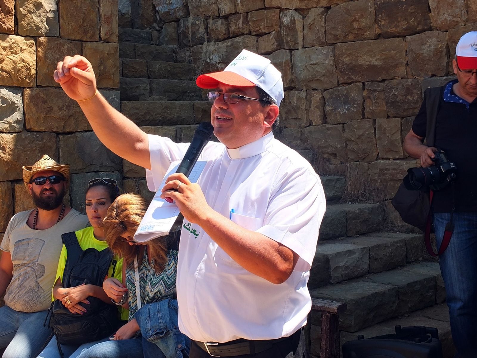 الخوري هاني طوق بلّش والرب يَسًّر - 1 - Lebanese Forces Official Website