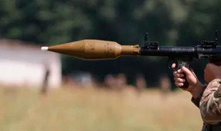 بالصور ـ قذيفة "أر بي جي" تخترق سقف منزل في عكّار - Lebanese Forces ...