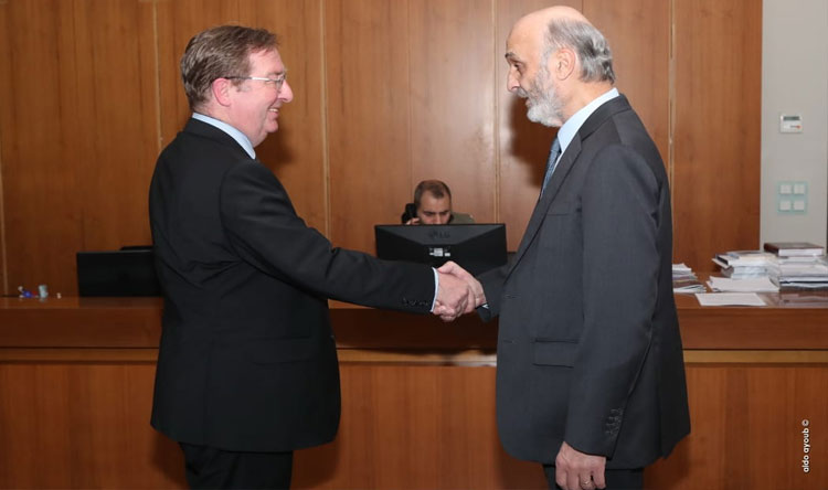 جعجع أمام السفير البريطاني: الحل "بأيادي اللبنانيين" عبر انتخاب رئيس ...