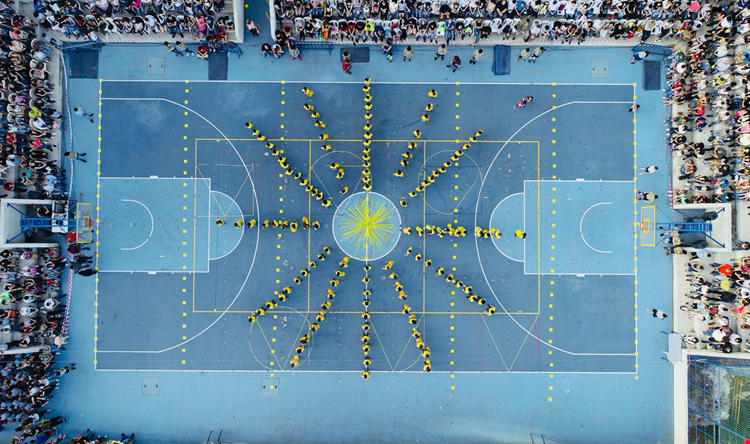 المدرسة الانطونية الدولية في عجلتون أحيت مهرجانها الرياضي بحضور الدكاش ...