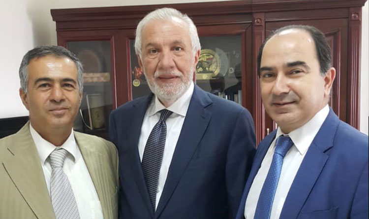 وفد تنورين برئاسة وليد حرب ينقل عن زعيتر بوادر حلحلة لأزمة التفاح ...