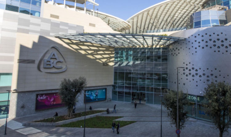 بالفيديو: الأمطار ضيف ثقيل على "ABC - Verdun" - Lebanese Forces ...