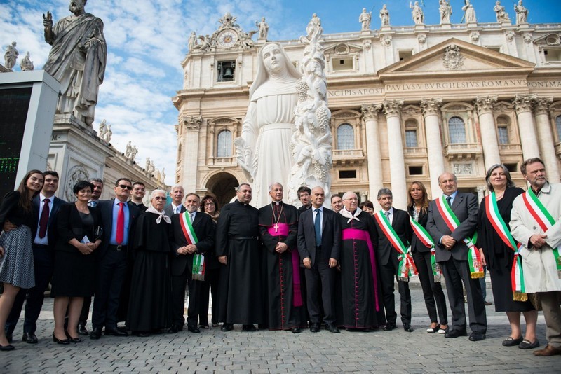 بالصور: القديسة ريتا من صخر لبنان